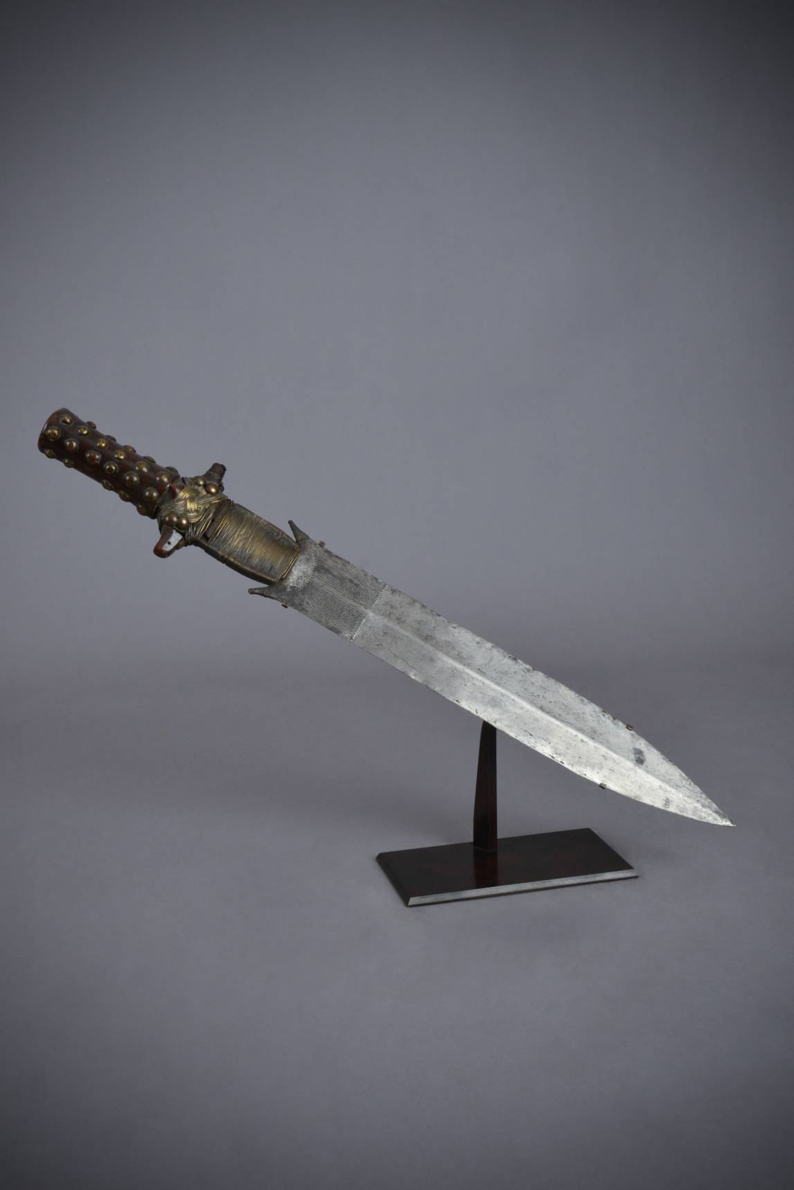 Fang sword | Galerie Origines