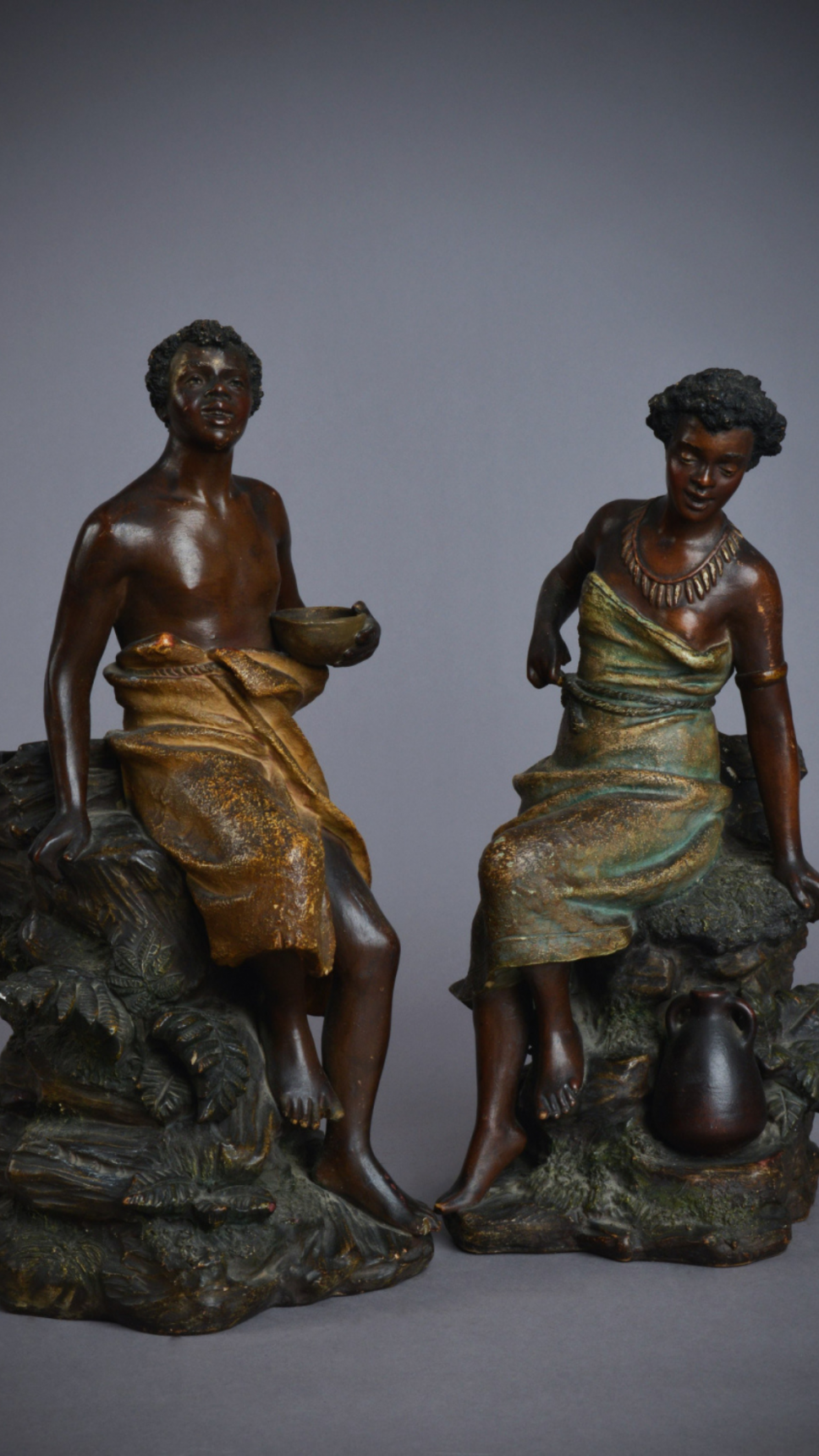 Bernard Bloch, paire de personnages sur un rocher. | Galerie Origines